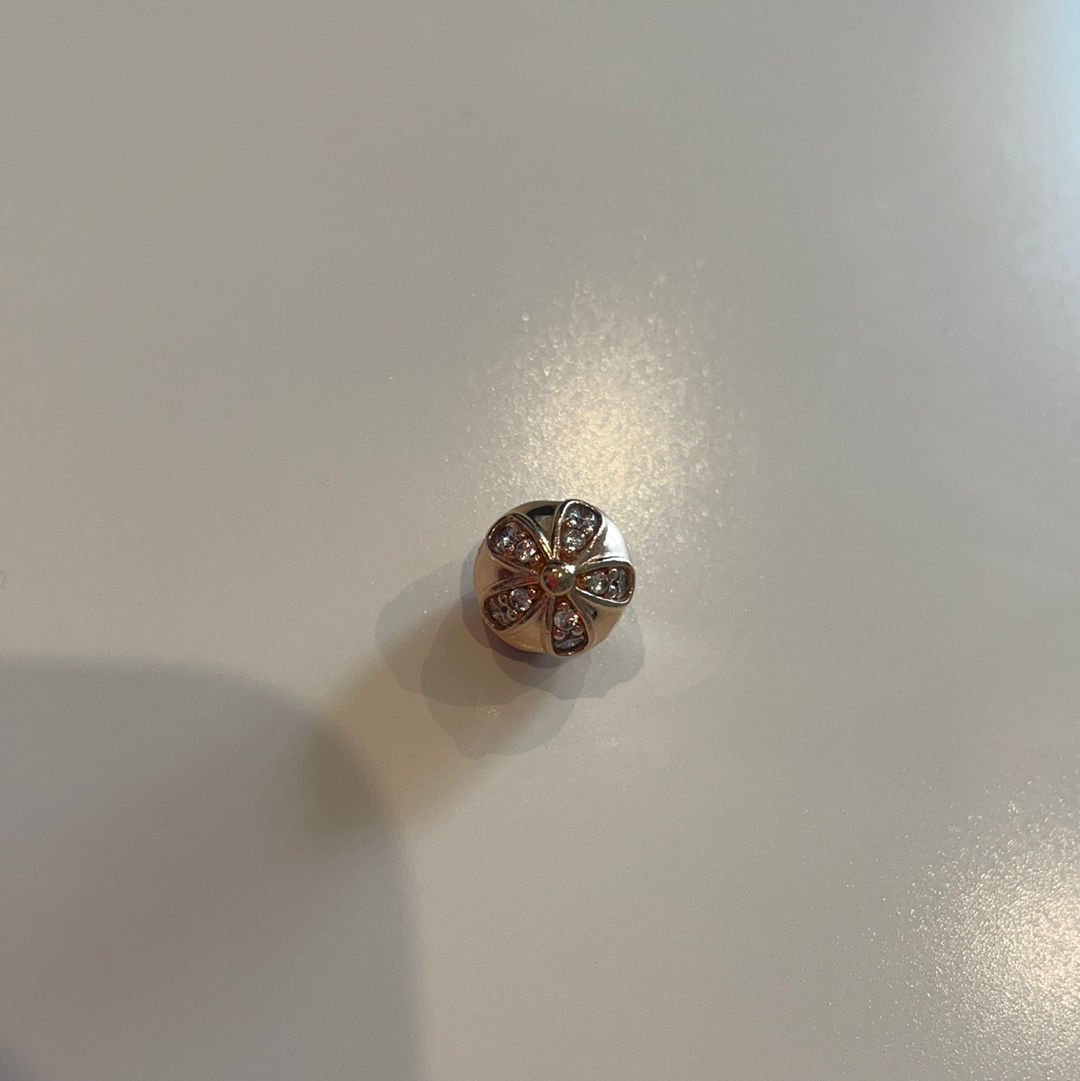 Genuine Rose Gold Pandora Pave Daisy Clip – Preloved Pandora Boutique