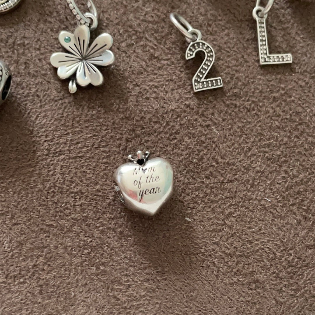 Genuine Pandora Mum Heart with Crown 'Mum of the Year' – Preloved ...