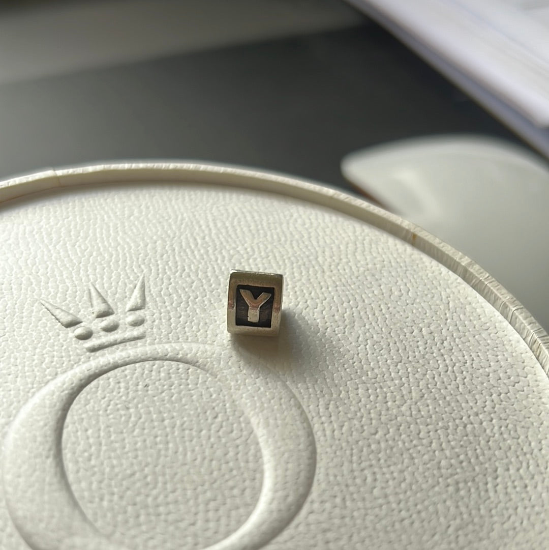 Genuine Pandora Initial Letter Y – Preloved Pandora Boutique