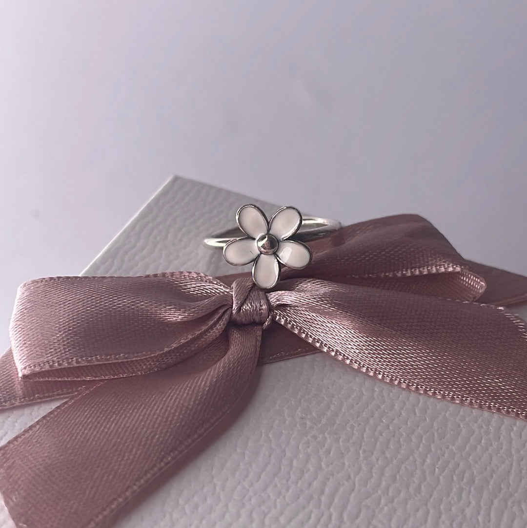 Genuine Pandora Daisy Ring White Various Sizes – Preloved Pandora Boutique