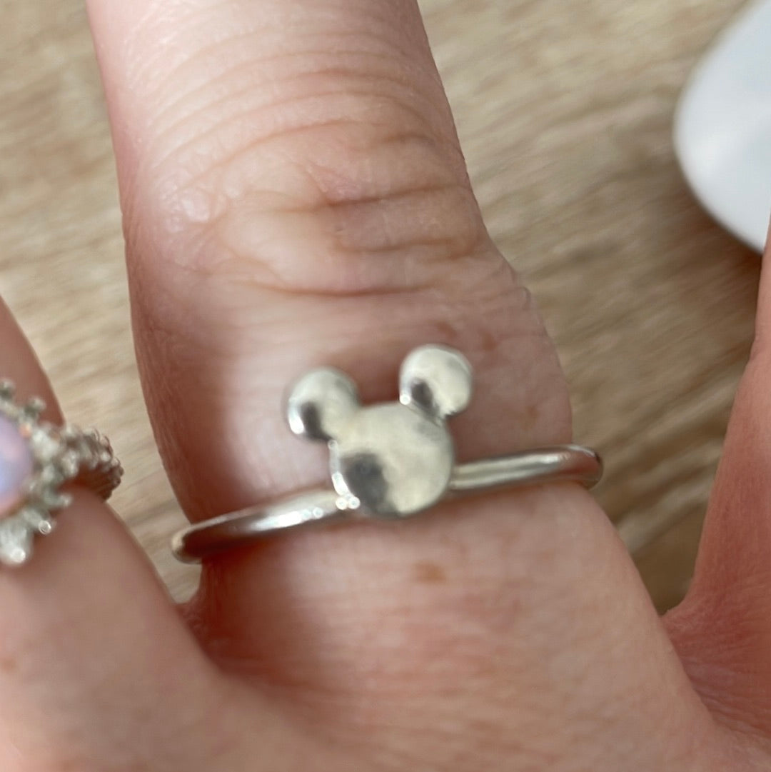 Genuine Pandora Disney Mickey Ring Size 54 – Preloved Pandora Boutique